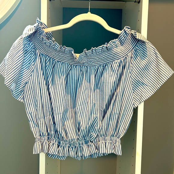 Love Tree | Tops | Nwt Love Tree Ruffled Crop Top Bow Detail At ...